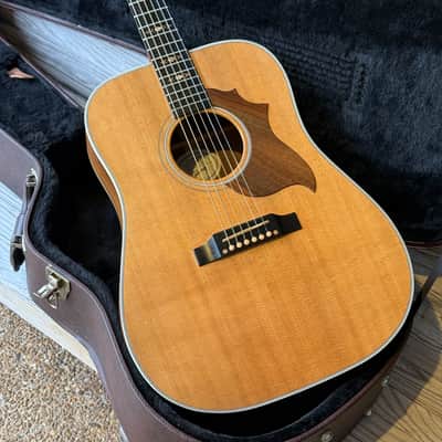 2019 Gibson Montana Hummingbird Sustainable - with case | Reverb