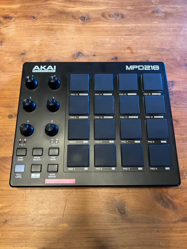 Akai MPD218 - Black | Reverb