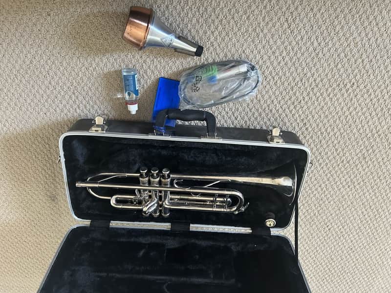 King 2055T Silver Flair Step-Up Model Bb Trumpet with 1st | Reverb