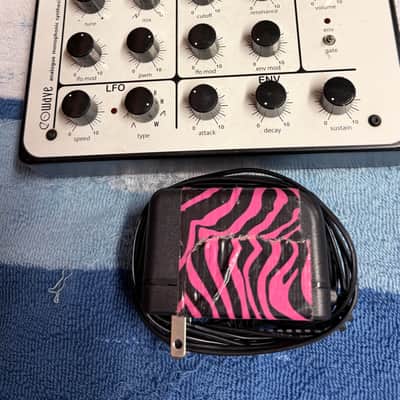 Eowave Domino - Compact Analog Desktop Mono Synth (303 clone) | Reverb