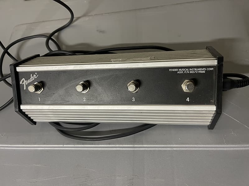 Fender Cyber twin deluxe footswitch with cable 0057219000 | Reverb