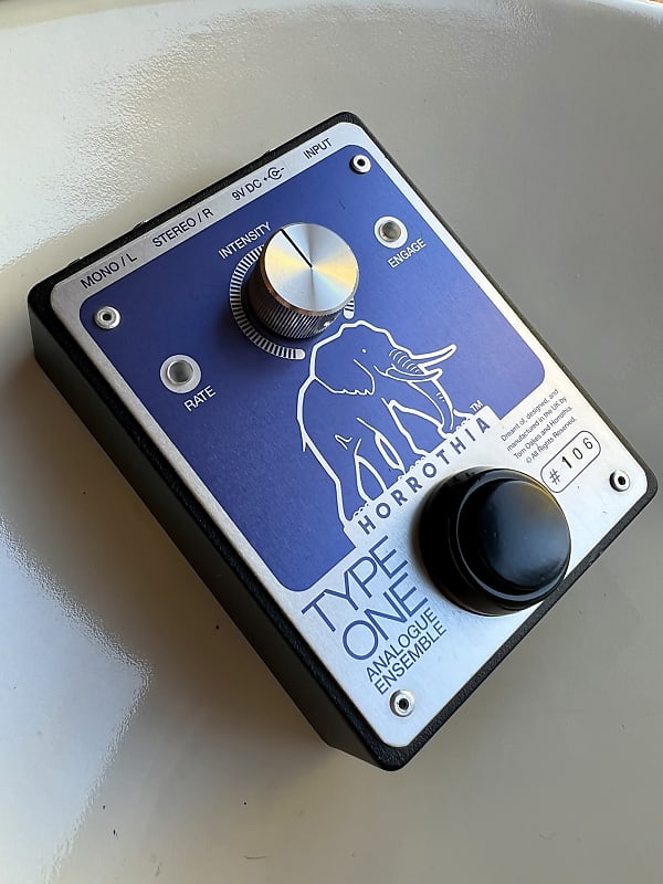 Horrothia Type One Chorus guitar bass pedal | Reverb