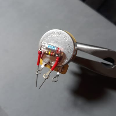 TREBLE BLEED KING "TBK Spec Red Stripe" 1.1nF Polystyrene | Reverb