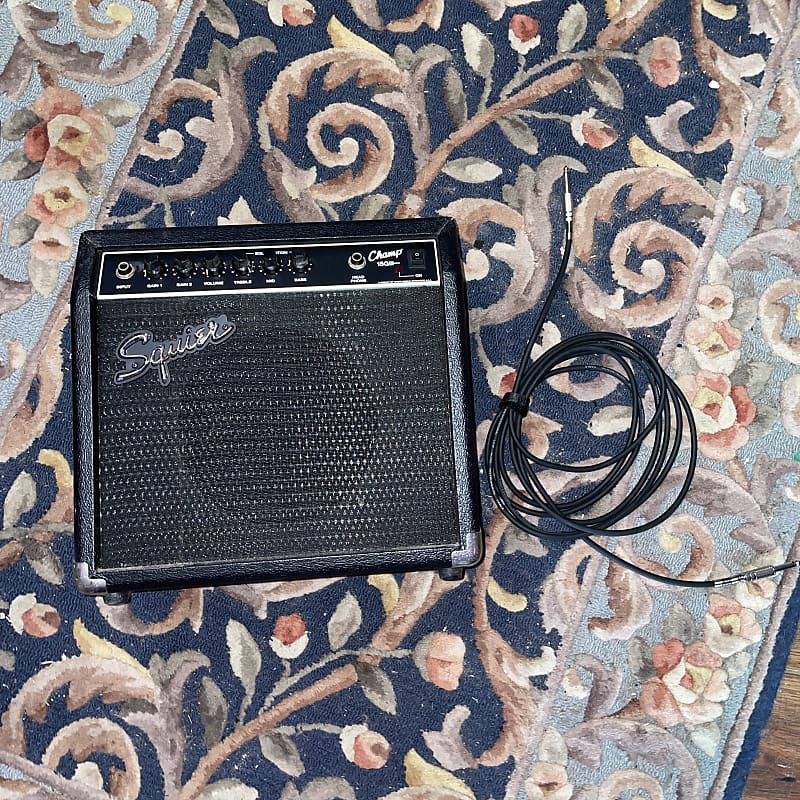 Squier Champ 15R 8" Guitar Amp (Very Good Condition) | Reverb