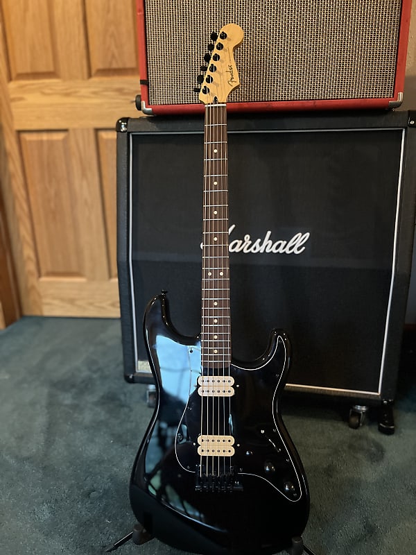 Fender Stratocaster - Black | Reverb