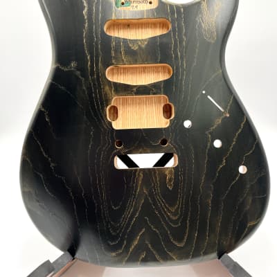Warmoth Strat Body Satin Black Gold Grains | Reverb