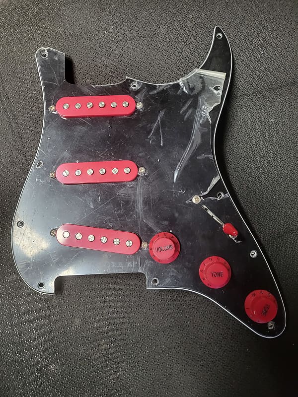 Squier ( Fender) Stratocaster loaded pickguard 2020s - Black | Reverb