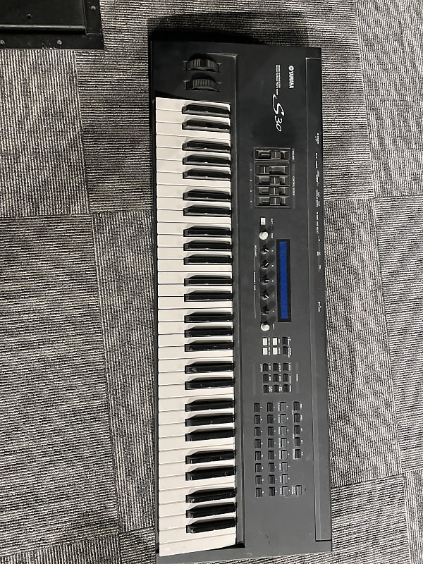Yamaha S30 Black | Reverb