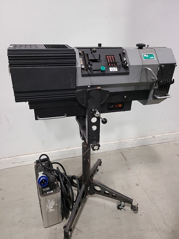 M2 2500W Followspot Short Throw with case | Reverb