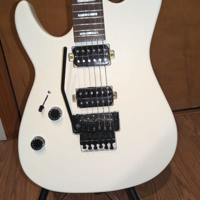 Left-Handed Sawtooth ST-M24 | Reverb