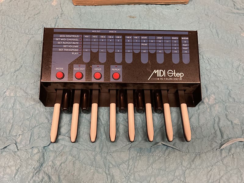 Fast Forward MIDI STEP BASS PEDALS MIDI 70S - Black Blue | Reverb