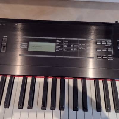Yamaha S08 synth. with dual keyboard stand Black | Reverb