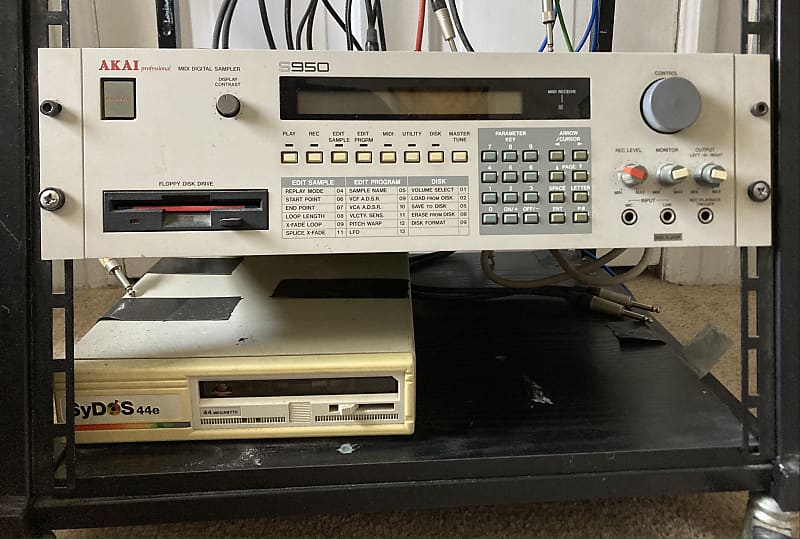 AKAI S950 MIDI Digital Sampler plus Rack and components | Reverb