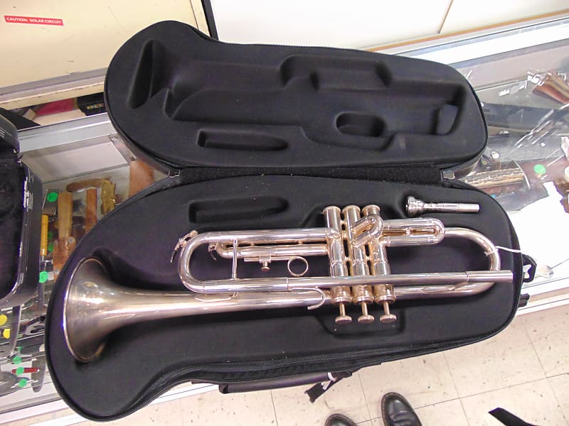 Besson U.S.A 609 Silver Trumpet with Case Silverplate | Reverb