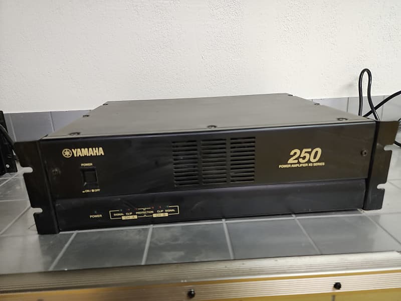 Yamaha 250 Power Amplifier XS Series 2000s - Black | Reverb