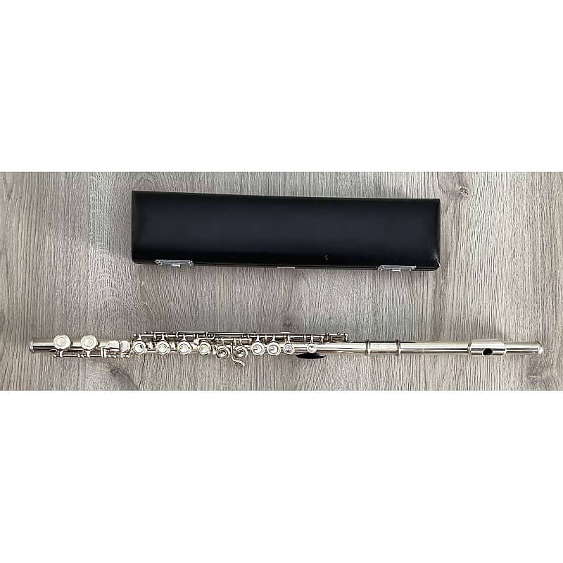 Yamaha YFL-411 | Reverb