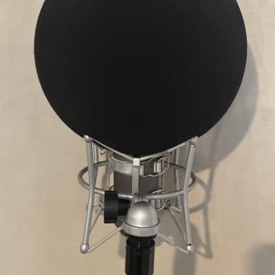 Kaotica Eyeball Microphone Acoustic Isolation:Blue | Reverb Canada