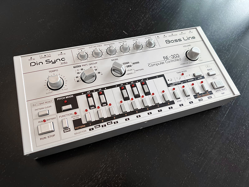 DinSync RE-303 2022 Silver | Reverb