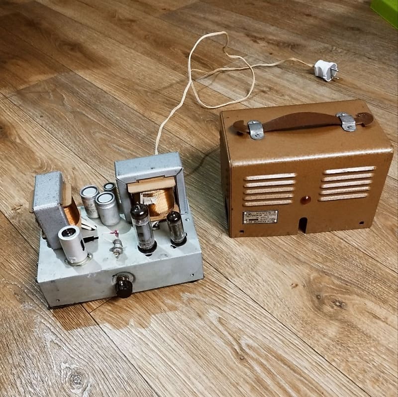 Red October UNCh-3 - Soviet Tube AMP, 1973 | Reverb Canada