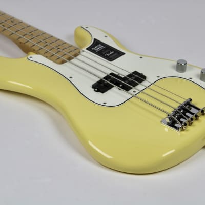Fender Player Precision Bass Maple Fingerboard | Reverb Canada