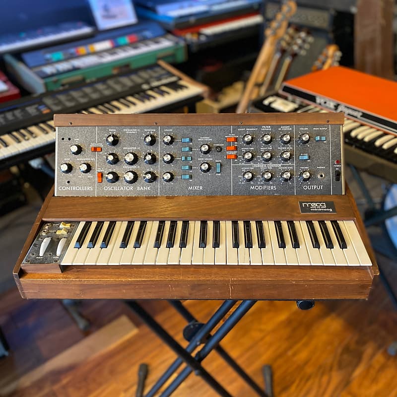 Moog Minimoog Model D 44-Key Monophonic Synthesizer Walnut | Reverb