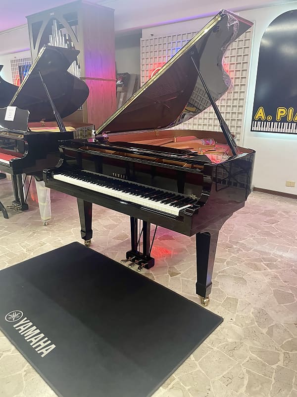 PIANOFORTE MEZZA YAMAHA MOD. C3 NERO LUCIDO | Reverb