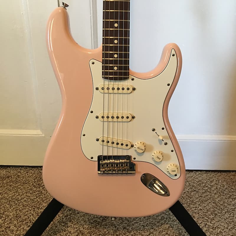 Fender stratocaster 2013 - Shell Pink | Reverb