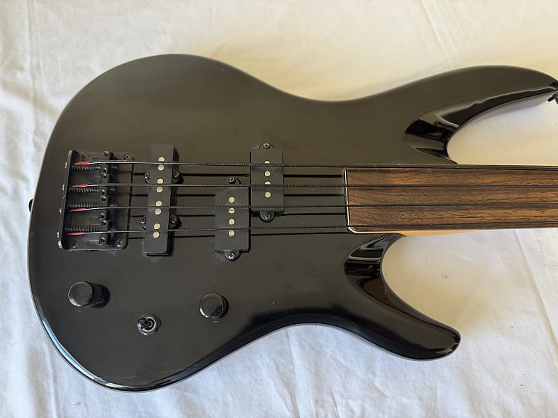 Samick Fretless 4-String Bass | Reverb
