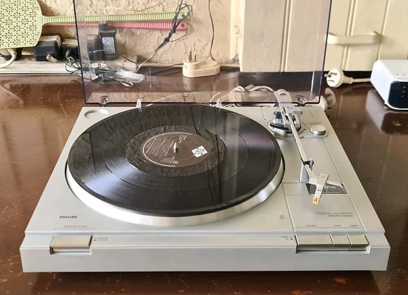 VINTAGE PHILLIPS FULL AUTOMATIC TURNTABLE/33/45 SPEED | Reverb