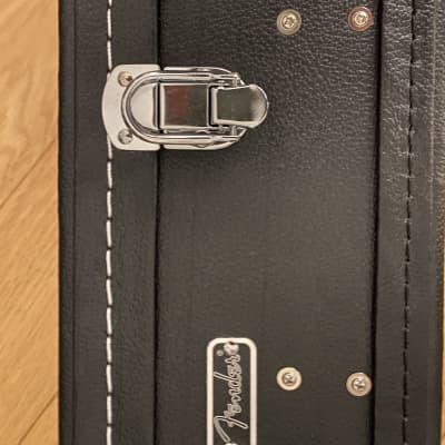 Fender Acoustic Hard Shell Guitar Case - Dreadnought Size | Reverb