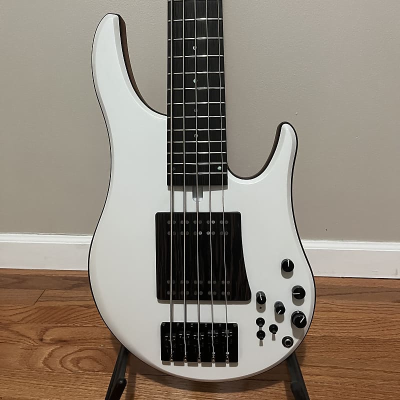 Swan Alpha 5 strings - White (Matte) | Reverb