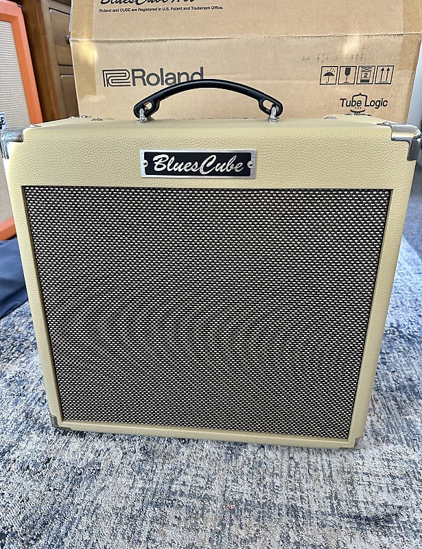 Roland ROLAND BLUES CUBE HOT 30W COMBO AMP IN VINTAGE | Reverb UK