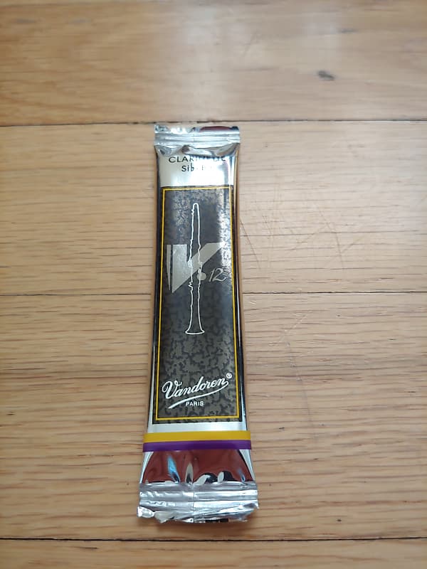 Vandoren V12 - Clarinet Reeds - Strength 3.5 - Single Reeds | Reverb
