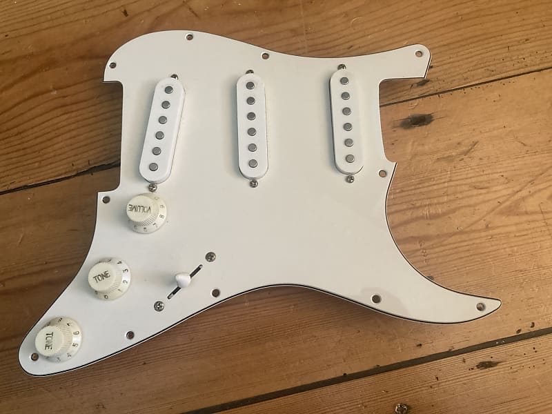 Squier by Fender SE Strat Stratocaster Guitar Loaded | Reverb UK