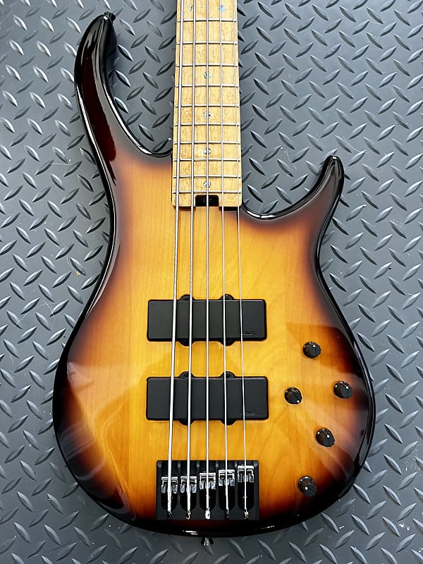 Peavey GV Bass Millennium Plus Cirrus Pickups & Preamp 5 | Reverb