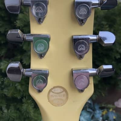 Hondo 727 Deluxe Mark II Electric Guitar With Hard Case | Reverb