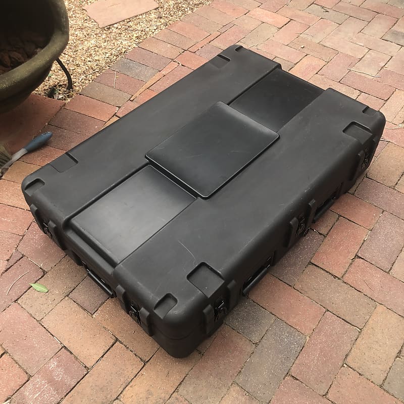 SKB rSeries 3221-7 wheeled Roto Molded mixer hard case w/Pull | Reverb