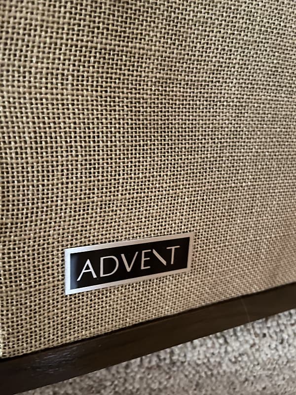 Advent The smaller advent loudspeaker 1973 Walnut wood grain | Reverb