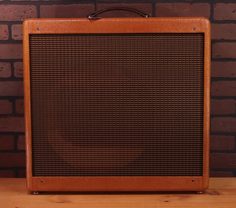 Narrow panel Tweed Pro Deluxe - Amber/Nitro Lacquer | Reverb