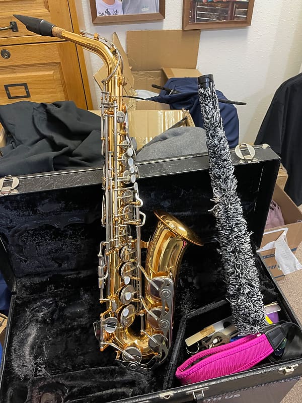 Vito Alto Gold Tone Saxophone with case and accessories 2000s | Reverb