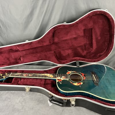 Taylor Living Jewels Koi Guitar Taylor Swift 83/100 2000 GSLJ | Reverb