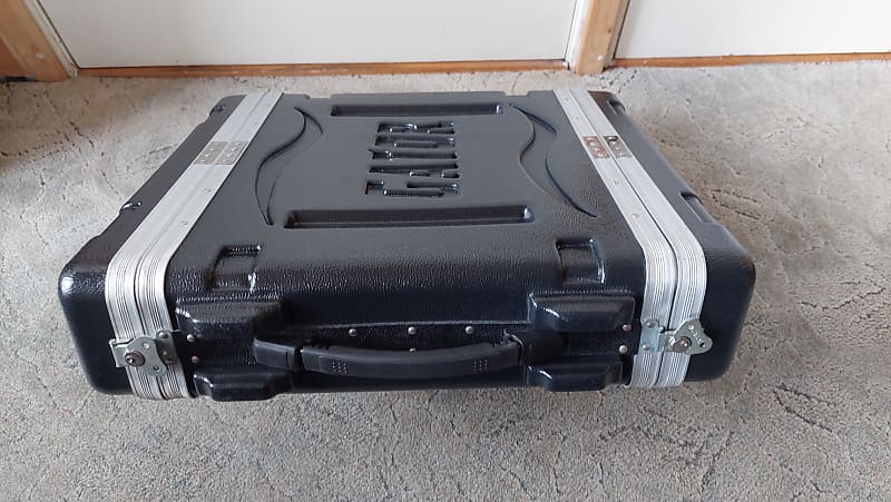 Gator GR-2L flightcase | Reverb