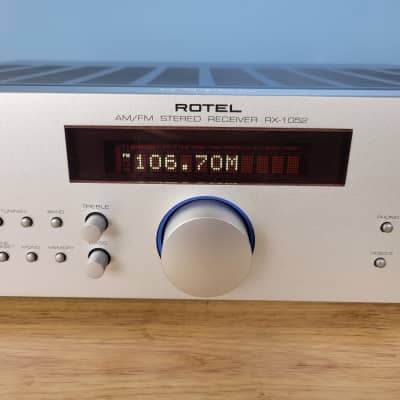 Rotel RX-1052 AM/FM Stereo Receiver With Remote & Box | Reverb