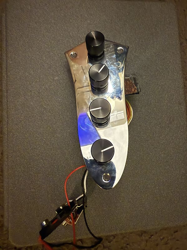 Sadowsky On board preamp 4 knob | Reverb