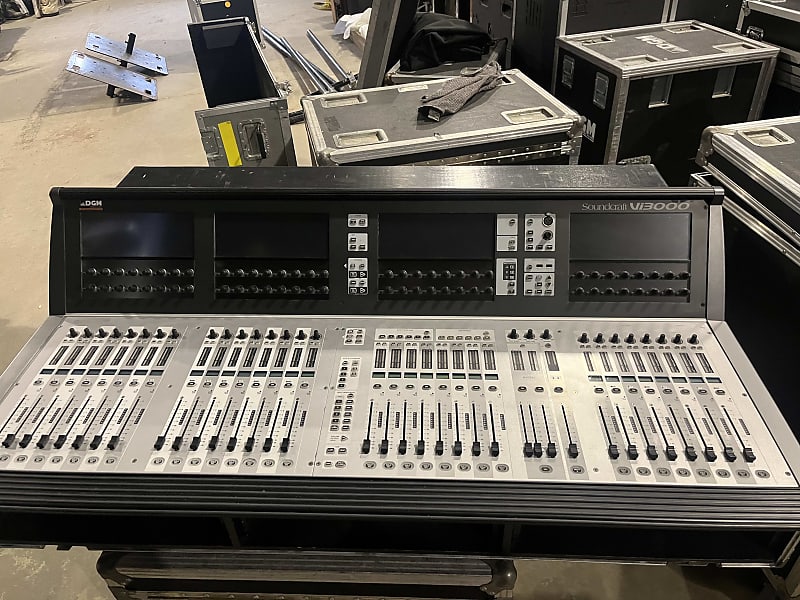 Soundcraft Vi3000 96-channel Digital Mixer w/Flight Case | Reverb