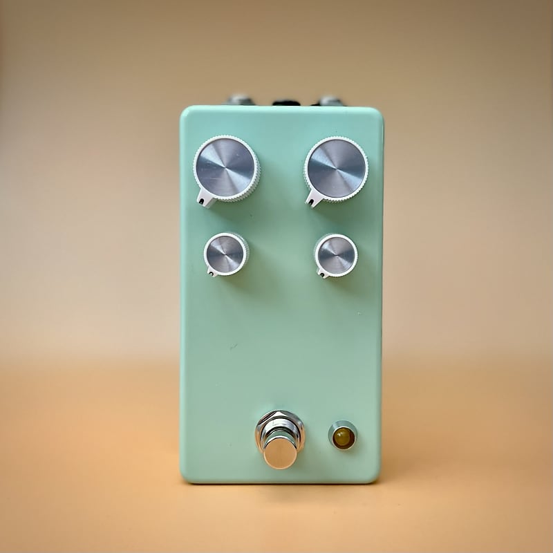 The Sound of Justice FX | Son of Ben (BNSN Preamp Clone) Surf | Reverb