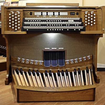 Allen Organ Renaissance Quantum Chapel CF-30 DK Three-Manual | Reverb