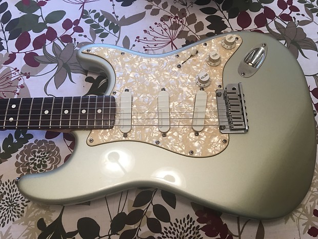 Fender Strat Plus 1996 Inca Silver | Reverb Australia