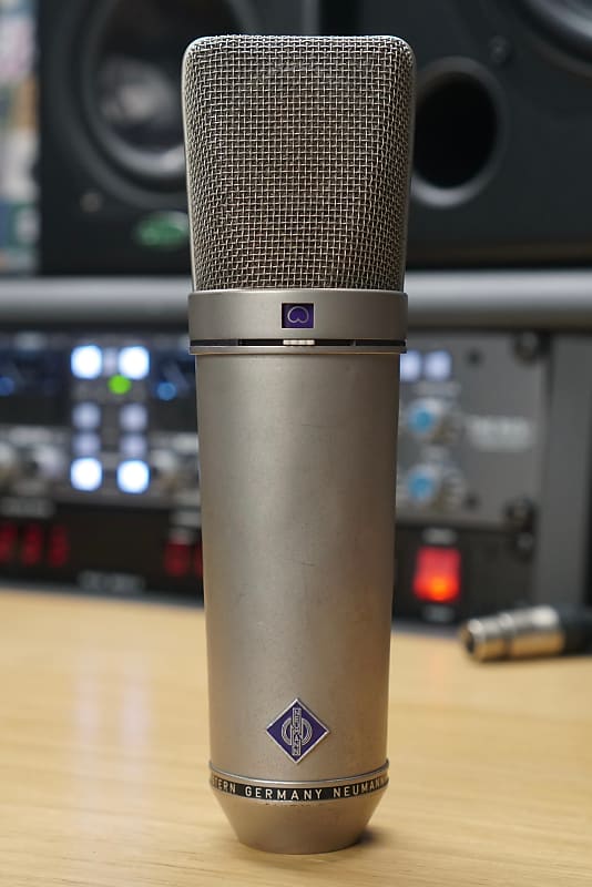 Neumann U87 (1971) | Reverb