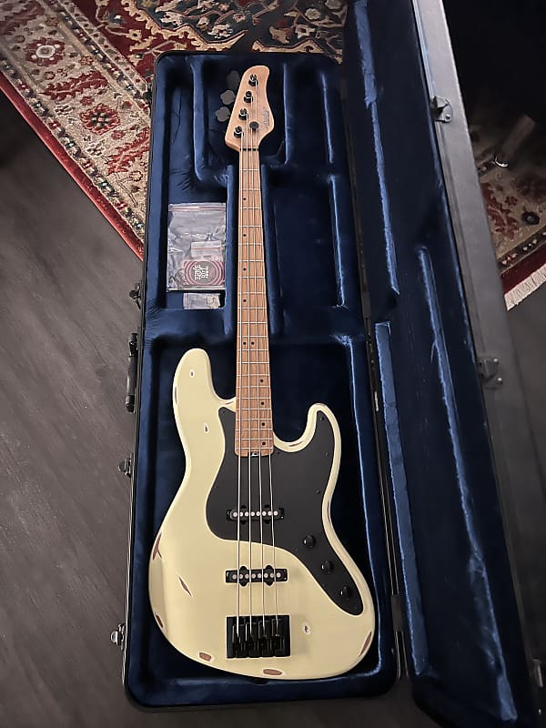 Schecter J-4 Bass Sixx Model w/ Hard Case! | Reverb